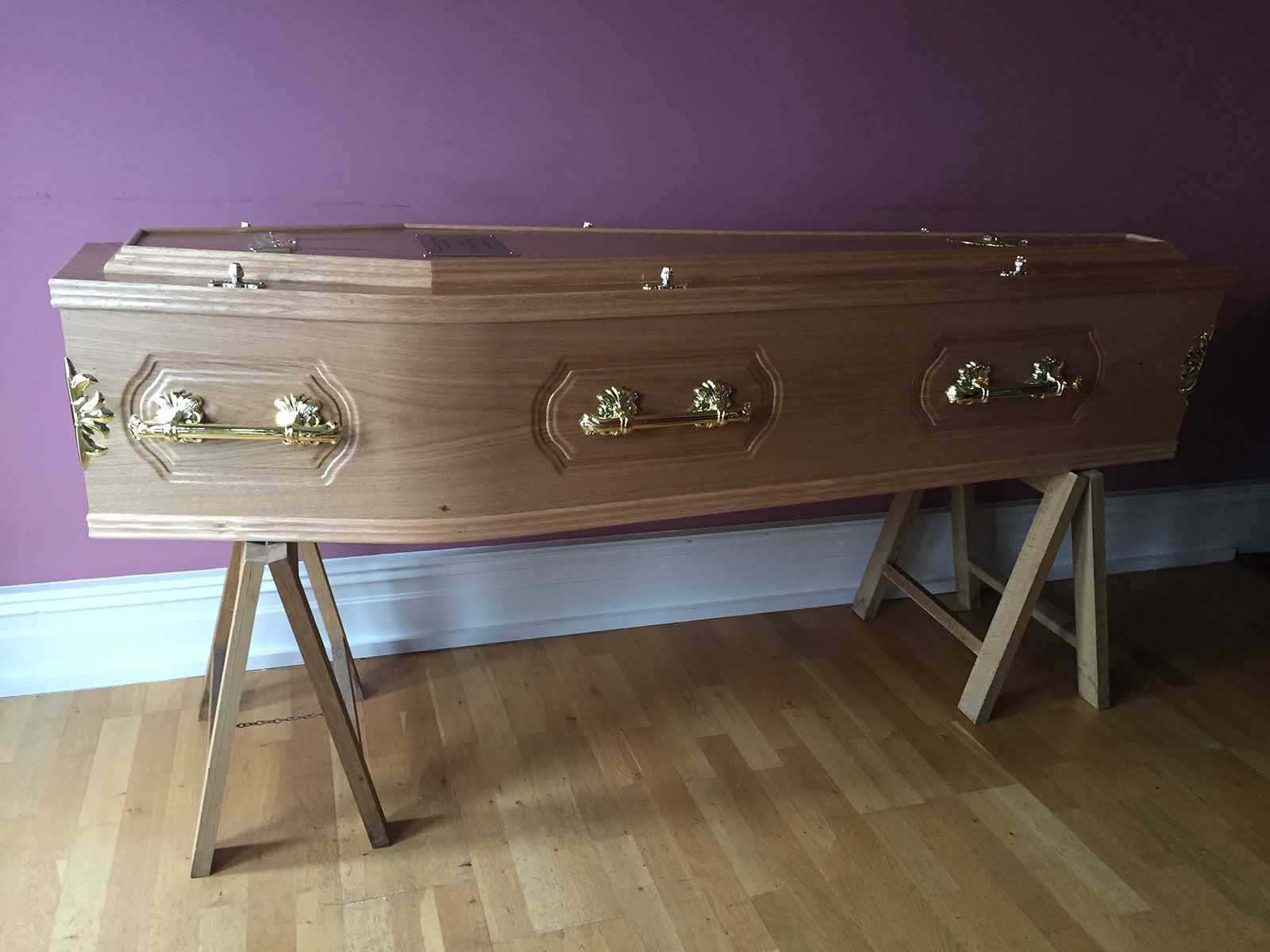 Coffins – Cenfil Reeves a’i Fab